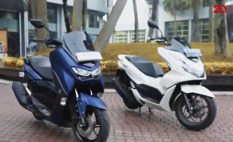 Bandingkan Honda PCX Vs Yamaha NMAX Dari Segi Performa - Gadaibpkb.co.id